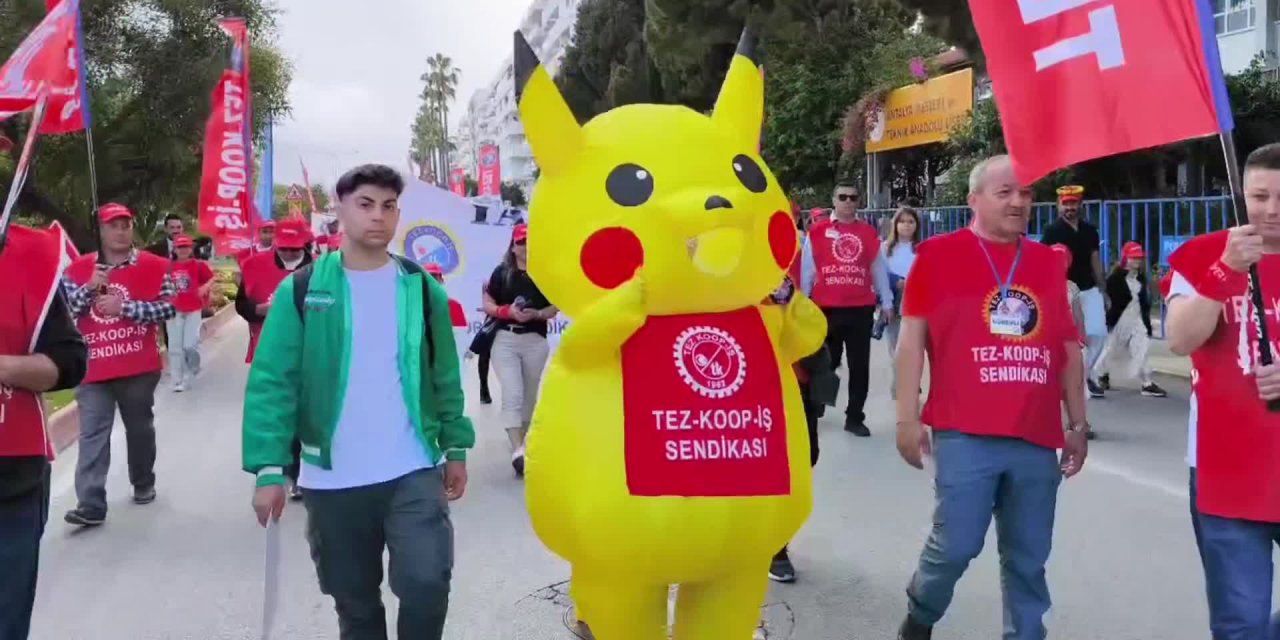 Pikachu, 1 Mayıs'ta Antalya'da alana çıktı
