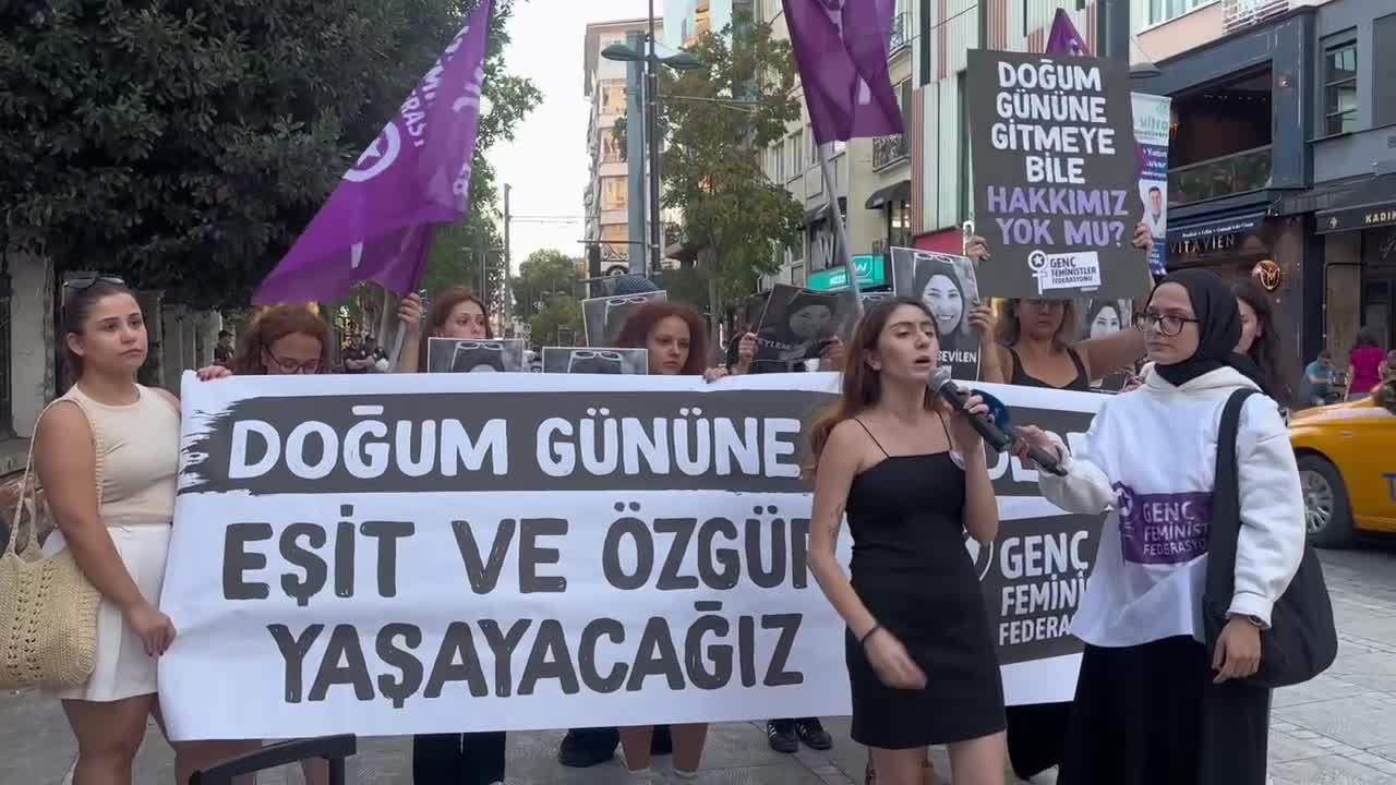 Babasının öldürdüğü Eylem Sevilen için Kadıköy'de eylem